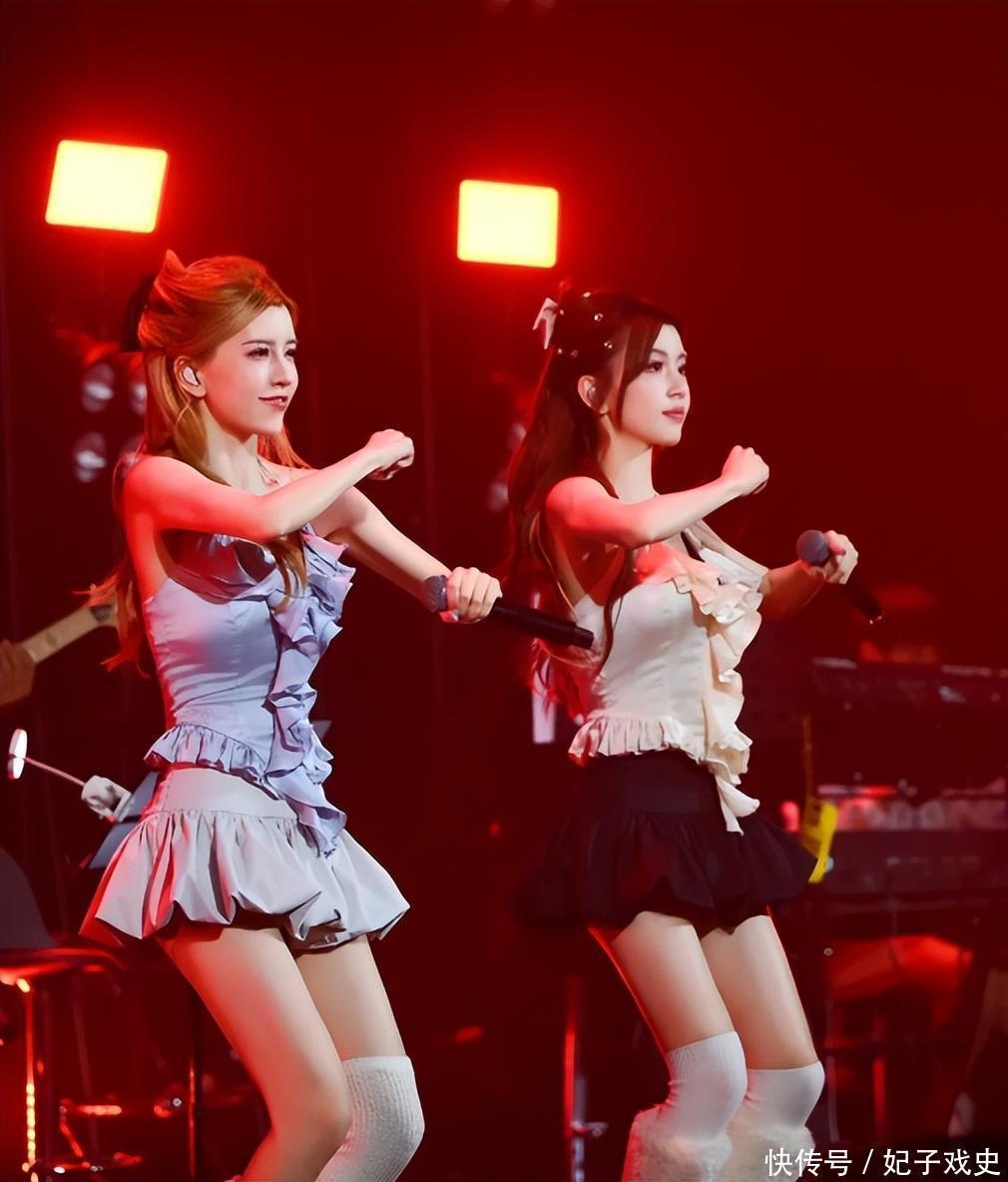 By2姐妹拍大尺度写真，蕾丝吊带半包胸部，翘臀满满暗示 - 360娱乐，你开心就好