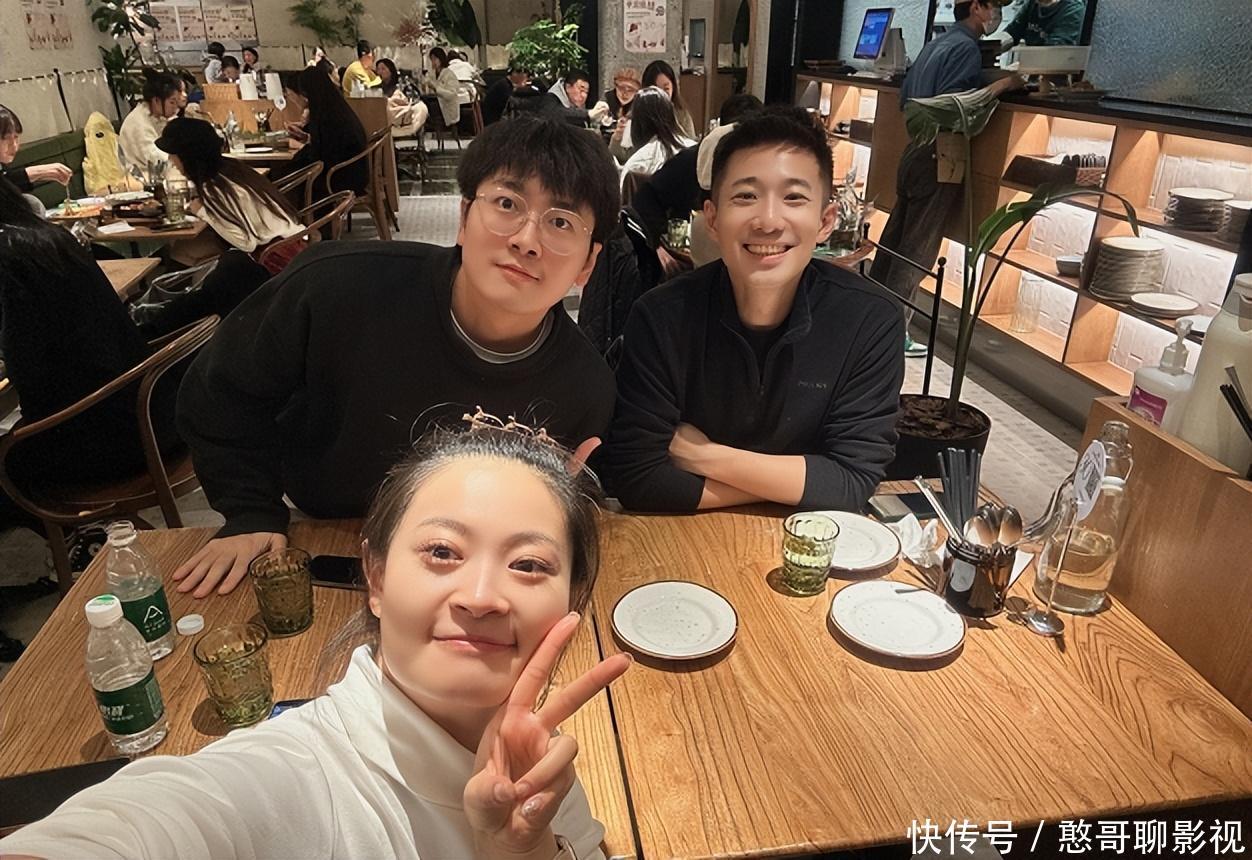 张慧鑫：一边祝贺老同学获奖，一边表达自己对主持大型晚会的期待 - 360娱乐，你开心就好