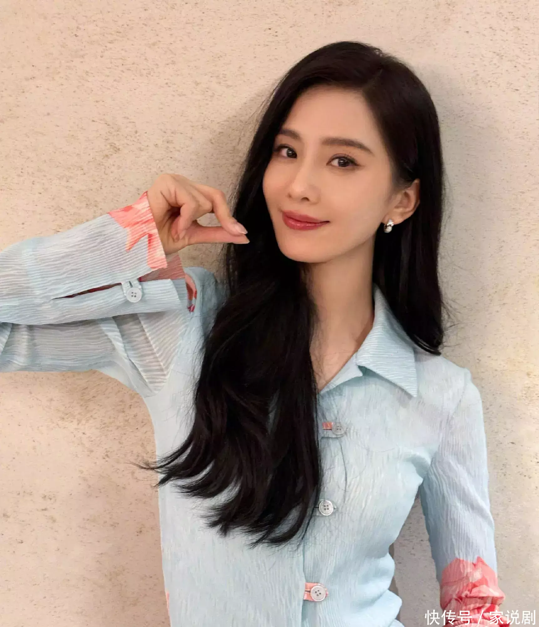 高清镜头下！36岁刘诗诗真实状态曝光，网友：这样看脸老态明显了 - 360娱乐，你开心就好