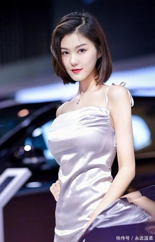 绝美车模程儿惊艳亮相，颜值爆表成焦点，网友直呼：太顶了！ - 360娱乐，你开心就好